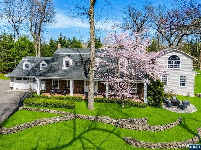 Chestnut Ridge Rd, Saddle River, Home For Sale