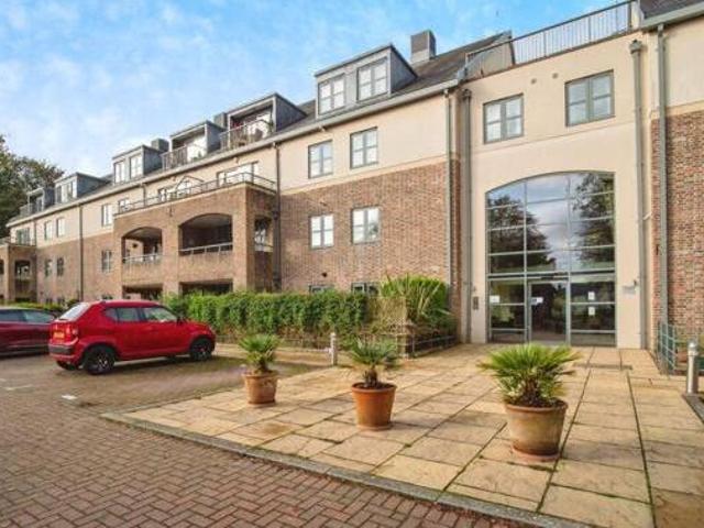 Chestnut Road, Charlton Down, 2 Bedroom Apartment