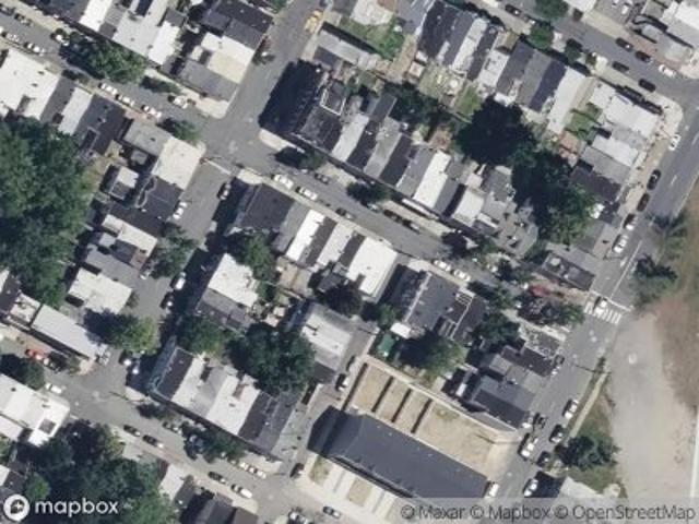 Chestnut St