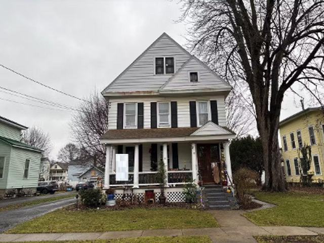 Chestnut St