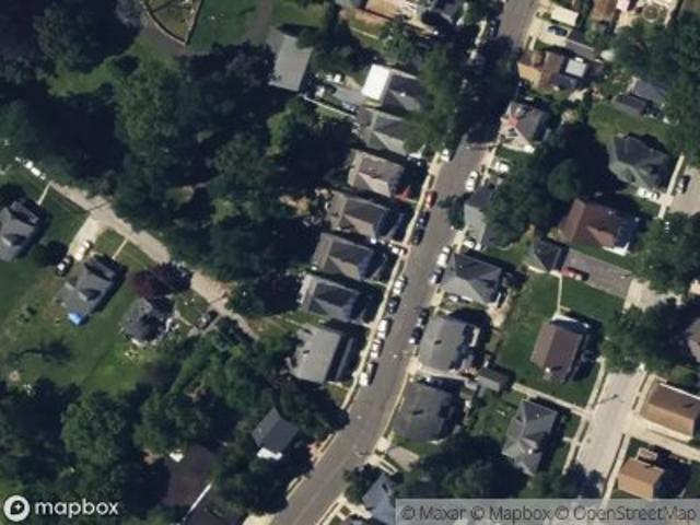 Chestnut St
