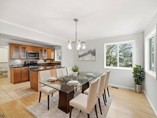 Chestnut St Apt,morristown, Condo For Sale