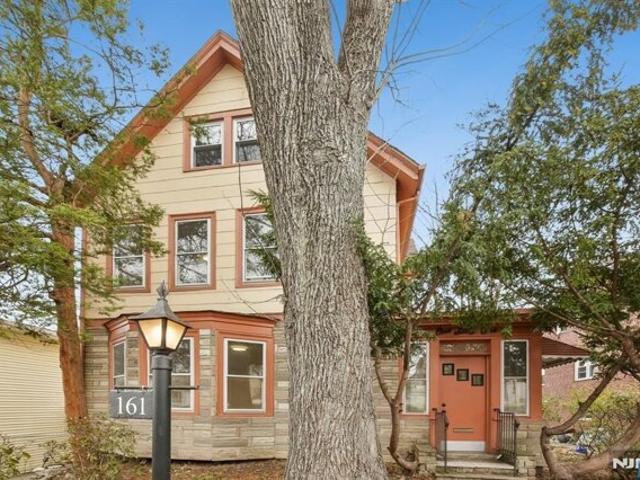Chestnut St, Leonia, Home For Sale