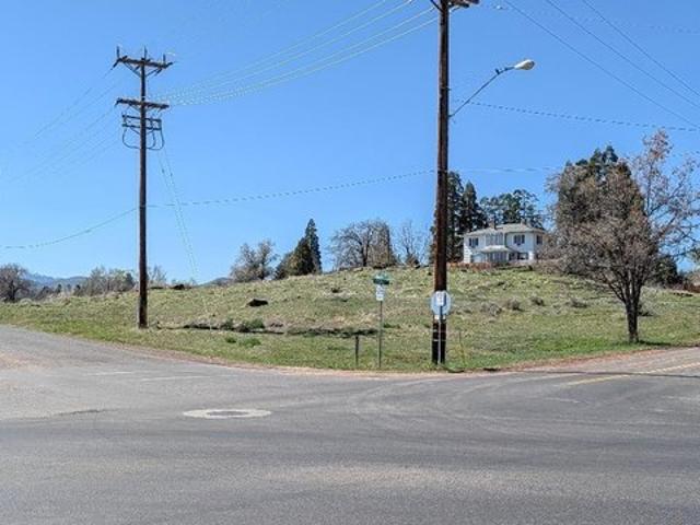 Chestnut St, Susanville, CA 96130