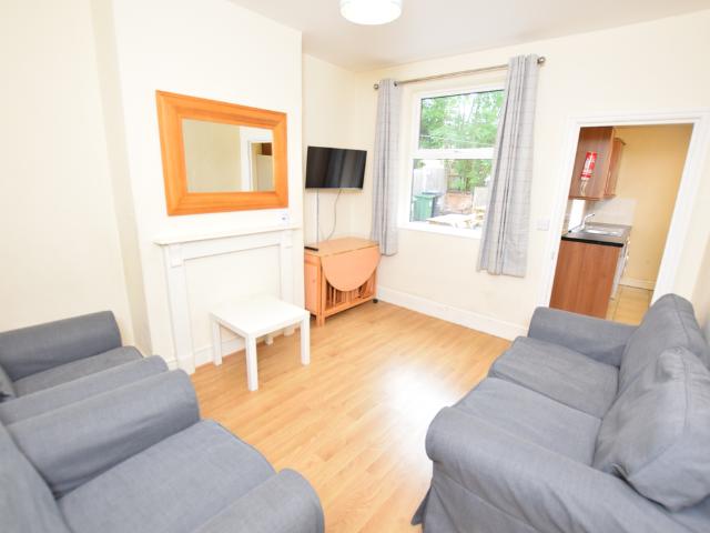 Chestnut Street Room 1