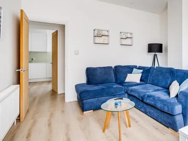 Chester & Aldgate, 138 Plough Road, London, SW11 2AA, United Kingdom | 2 bed apartment for rent #140800446 | Rentberry