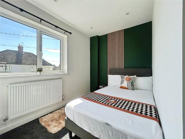 Chester Close, Guildford, Surrey, GU2 9TE