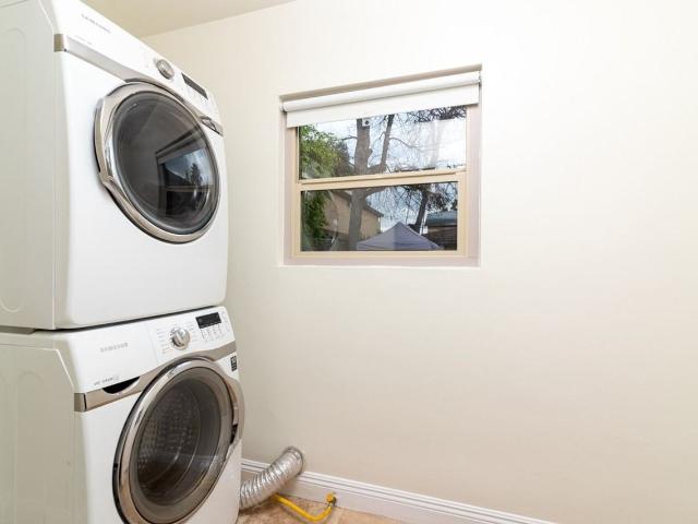 Chester Duplex 3 Bedroom Apartment for Rent at 438 N Chester Ave, Pasadena, CA 91106 Catalina Villas