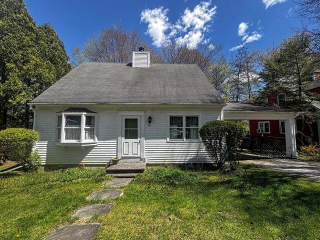 Chester Knoll Dr, Bennington, Home For Sale
