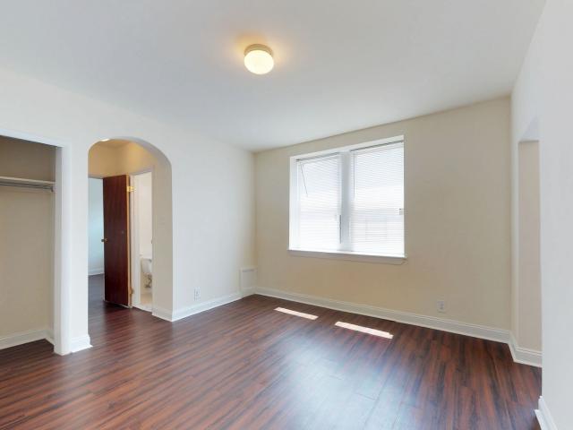Chester Lynn Apartments