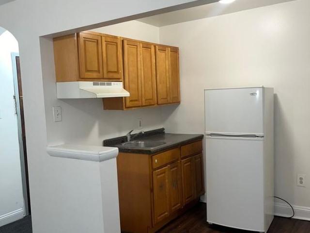 Chester Lynn Apartments Studio Apartment for Rent at 4619 Chester Ave, Philadelphia, PA 19143 Southwest Cedar Park