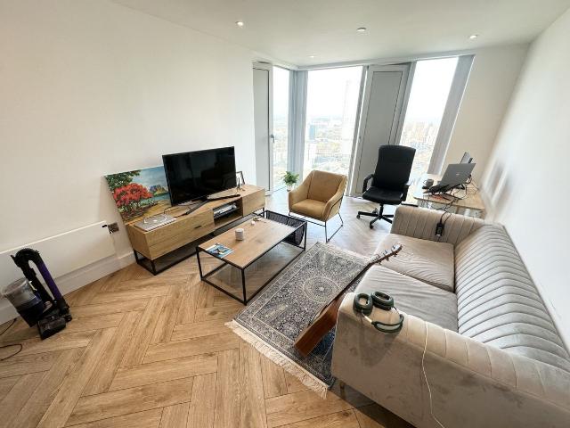 Chester Road, Manchester M15, 1 bed flat to rent, £1,600 pcm | PrimeLocation