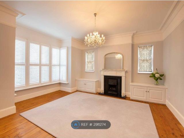 Chester Road, Northwood HA6, 1 bed flat to rent, £1,750 pcm | PrimeLocation
