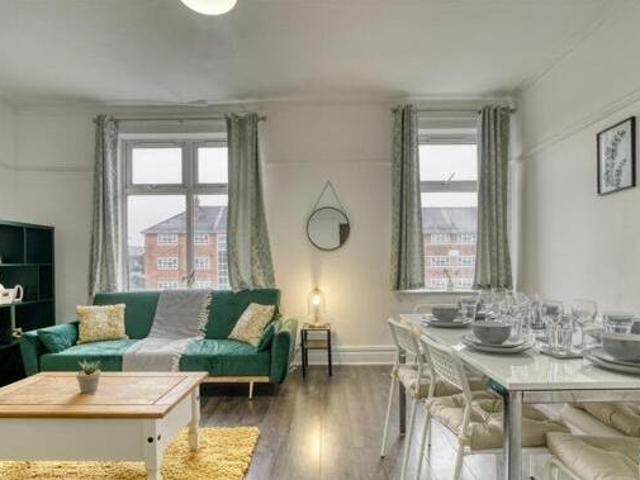 Chester Road, Stretford, 3 Bedroom Apartment