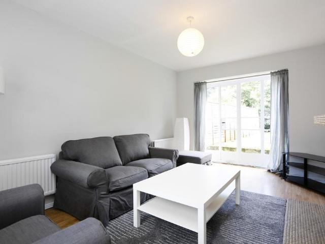 Chester Road, SW19 2 bed semi detached house to rent £3,358 pcm £775 pw