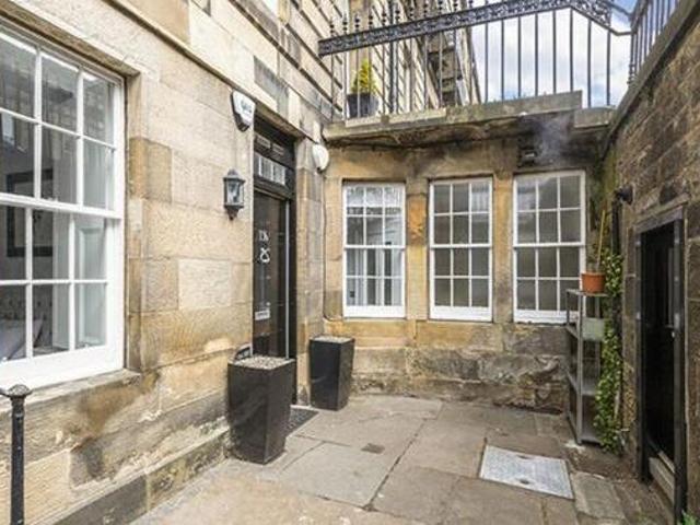Chester Street, West End, 2 Bedroom Flat
