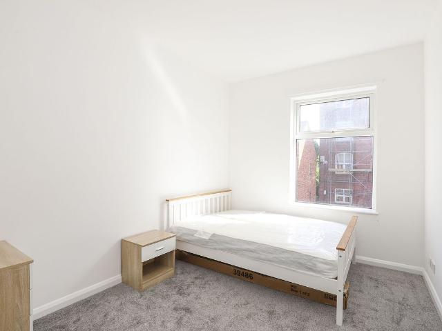 Chester Street, Chesterfield S40, Room to rent, £400 pcm | PrimeLocation