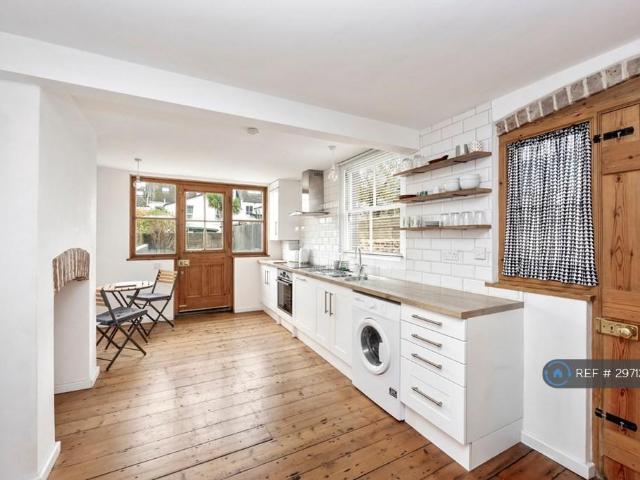 Chester Terrace, Brighton, BN1 3 bed terraced house to rent £2,700 pcm £623 pw