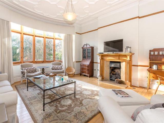 Chesterford Gardens, London, NW3 7 bed detached house to rent £14,500 pcm £3,346 pw