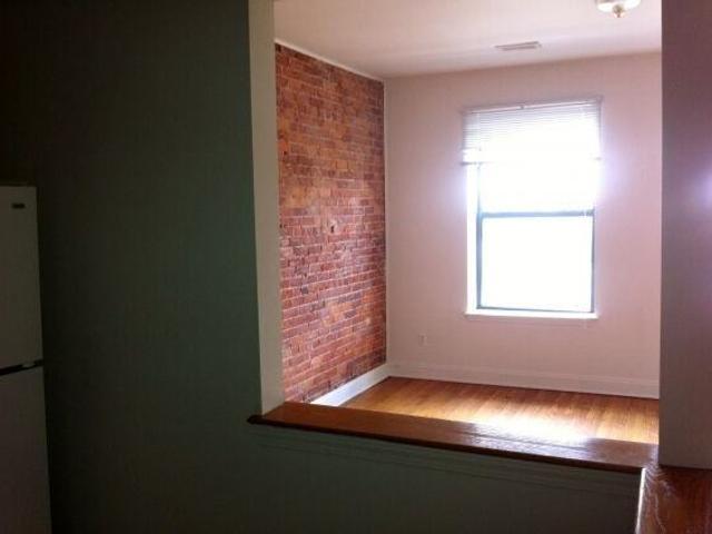 Chesterfield 1 Bedroom Apartment for Rent at 3535 Cass Ave, Detroit, MI 48201 University