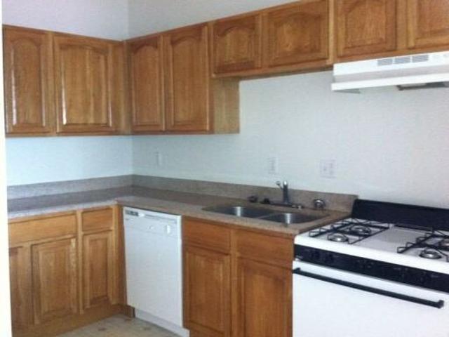 Chesterfield 2 Bedroom Apartment for Rent at 3535 Cass Ave, Detroit, MI 48201 University