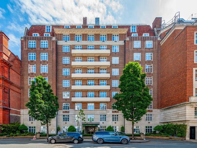 Chesterfield Gardens, Mayfair W1J, 2 bed flat to rent, £7,583 pcm | PrimeLocation