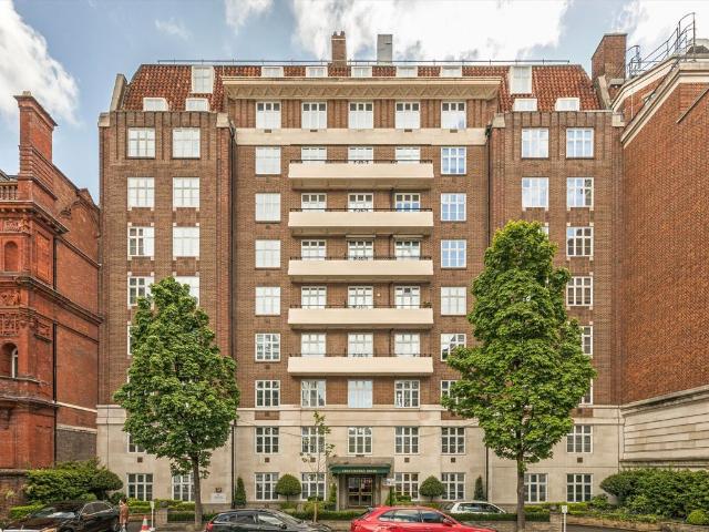 Chesterfield Gardens, Mayfair W1J, 2 bed flat to rent, £5,417 pcm | PrimeLocation