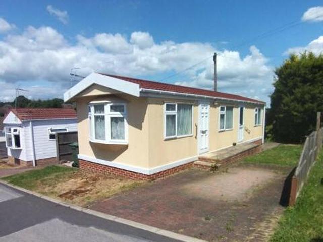 Chesterfield, Derbyshire, 2 Bedroom Park