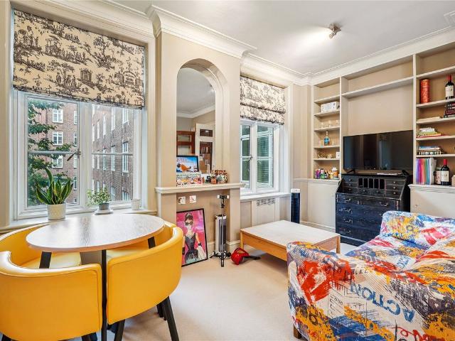 Chesterfield House, Chesterfield Gardens W1J, 2 bed flat to rent, £4,767 pcm | PrimeLocation