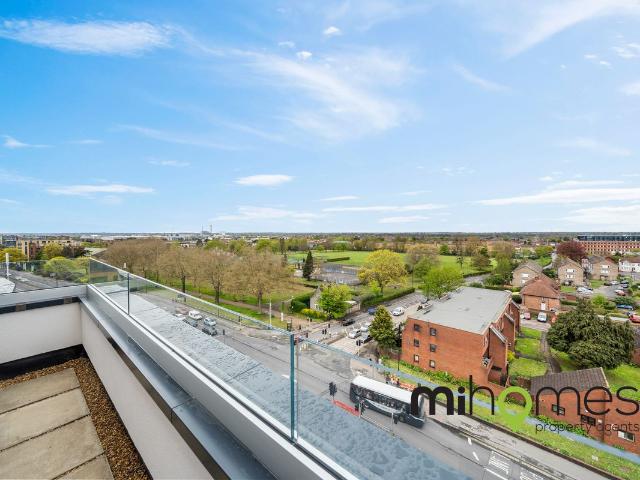 Chesterfield House, Slough SL1, 2 bed flat to rent, £1,750 pcm | PrimeLocation