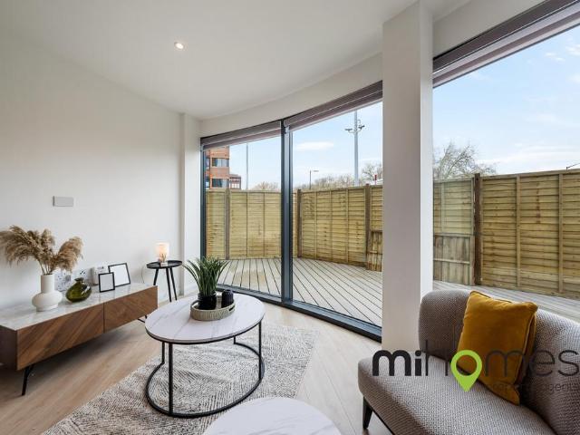 Chesterfield House, Slough 1 bed apartment to rent £1,445 pcm £333 pw