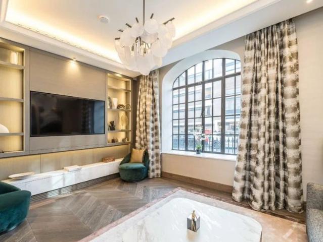Chesterfield Hill, Mayfair, W1J