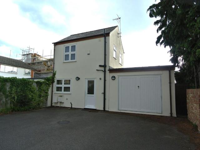 Chesterfield Road, Ashford TW15, 1 bed detached house to rent, £1,400 pcm | PrimeLocation