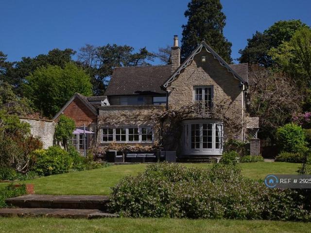 Chesterton, Bicester, OX26 5 bed detached house to rent £5,000 pcm £1,154 pw