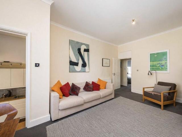 Chesterton Road, London W10 1 bed flat to rent £2,400 pcm £554 pw