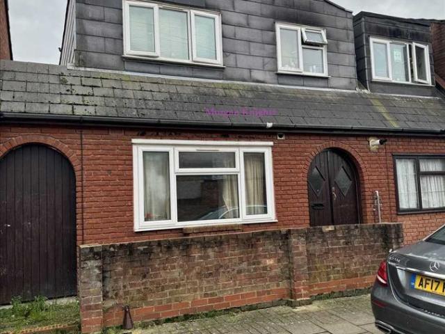 Chesterton Road, Plaistow E13, Room to rent, £950 pcm | PrimeLocation