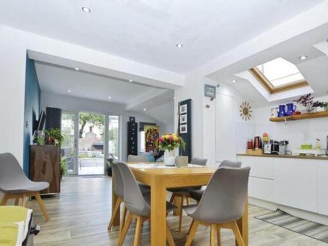 Chesterton Terrace, Plaistow, 2 Bedroom Flat
