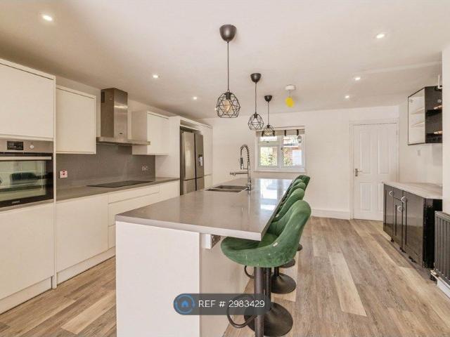 Chittock Mead, Basildon SS14, 5 bed terraced house to rent, £2,600 pcm | PrimeLocation