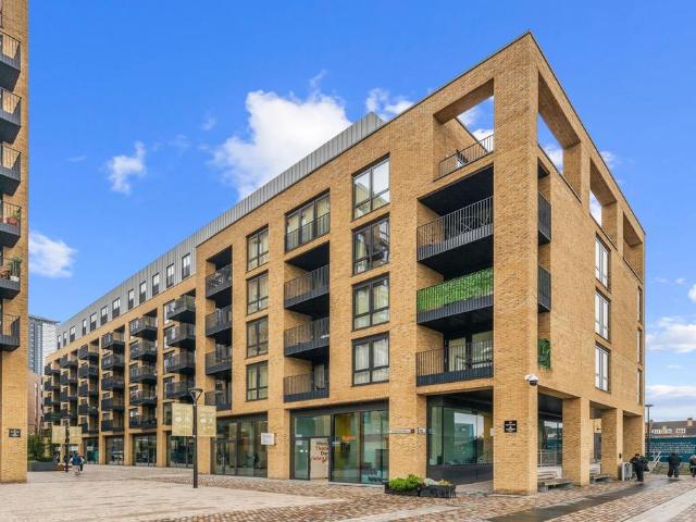 Chivers Passage, Cummings House, SW18 Studio to rent £2,000 pcm £462 pw