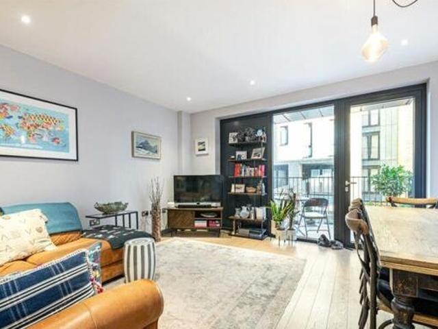 Chivers Passage, London, 1 Bedroom Apartment