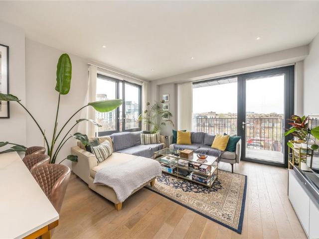 Chivers Passage, Ram Quarter, London. 3 bed apartment to rent £3,900 pcm £900 pw