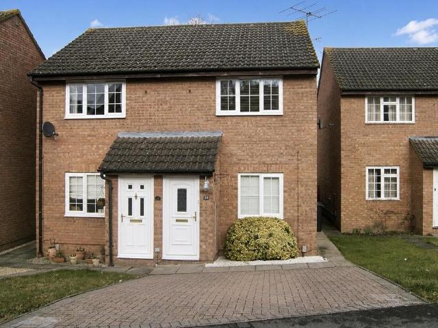 Chives Way, Woodhall Park, Swindon 2 bed semi detached house to rent £1,275 pcm £294 pw