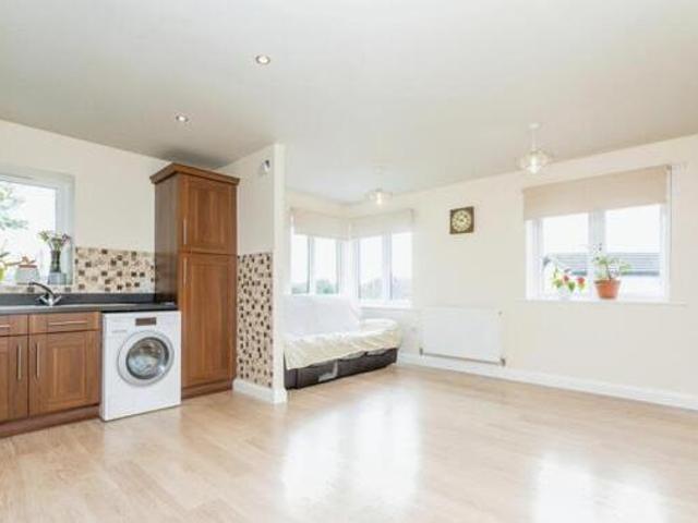 Chiberworde Avenue, Rotherham, 2 Bedroom Flat