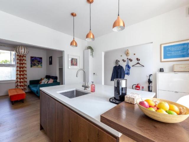 Chic mid terrace house with private garden Has a House