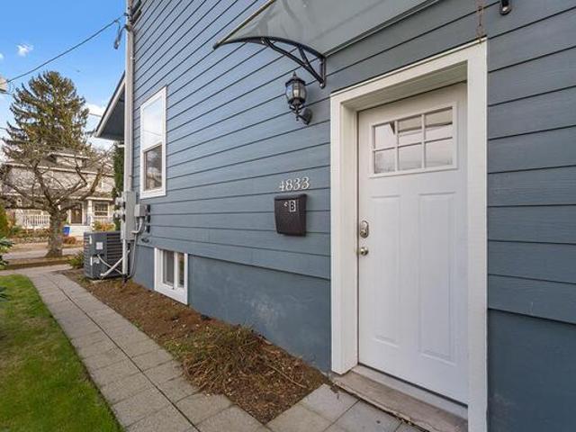 Chic Alberta apartment near Portland Farmers Market