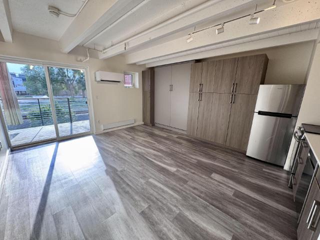 Chic and Cozy Studio Oasis in Denver with Modern Amenities and Pet Friendly Perks!