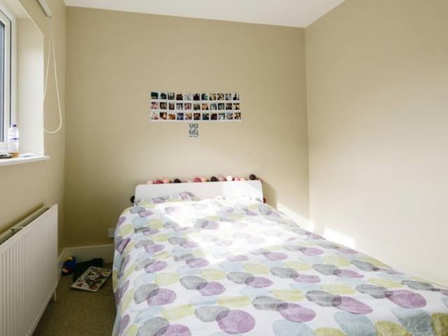 Chic double bedroom close to Parsons Green Has a Room