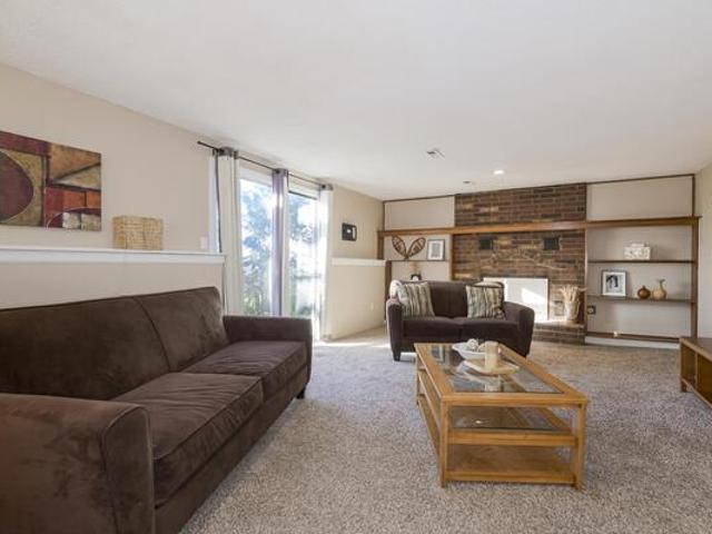 Chic Independence home with a beautifully landscaped yard