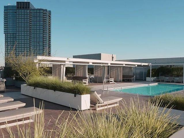 Chic 1 Bed Bath Condo in Los Angeles_Available _$m