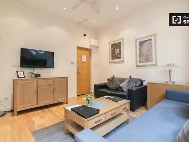 Chic 1 bedroom apartment to rent in City of London
